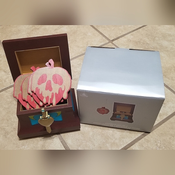 Disney | Accents | Disney Snow White Heart Wooden Box With 4 Piece ...
